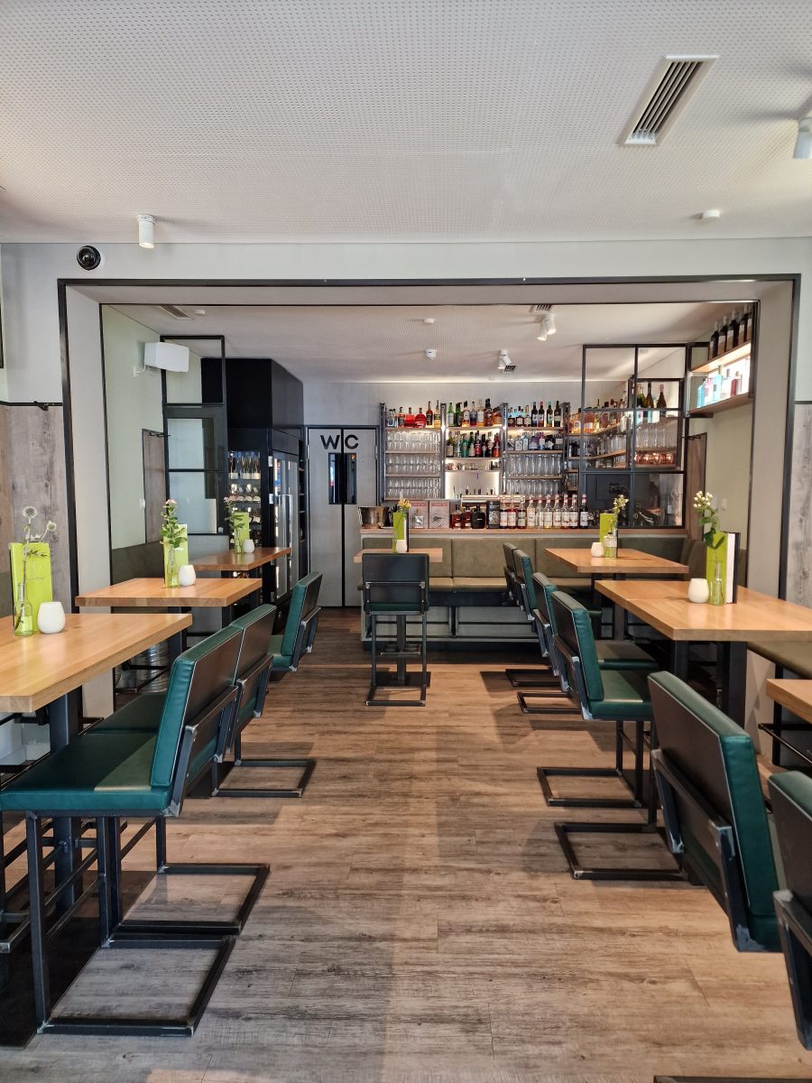 Restaurant- und Bar-Lounge - fabis Hütte